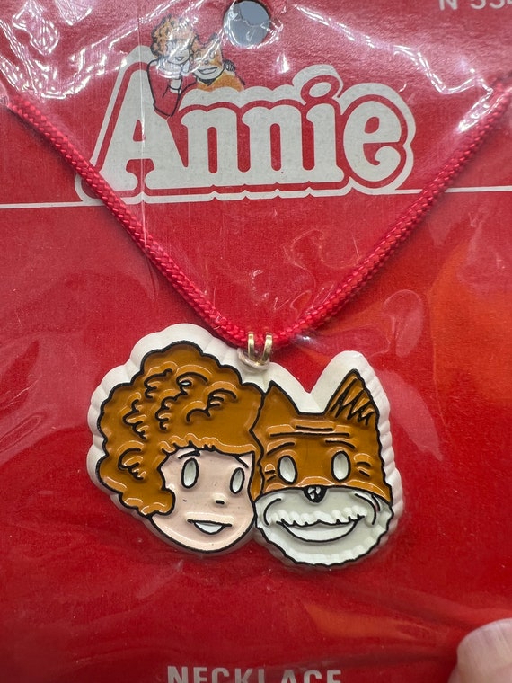 1981 Orphan Annie And Sandy Necklaces, Pendant and Po… - Gem