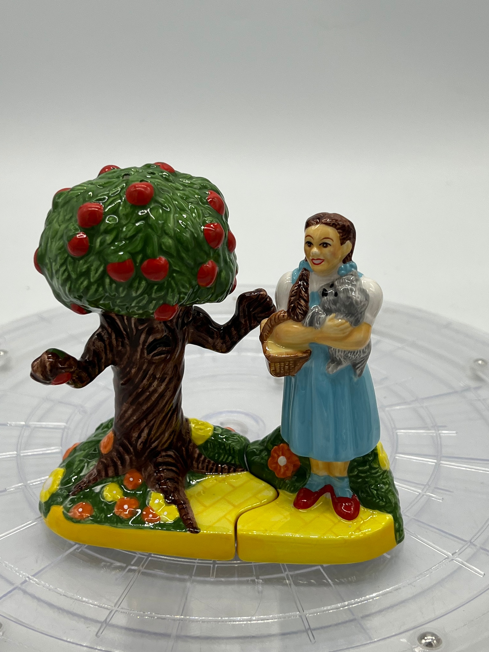 1999 the Wizard of Oz Crabby Apple Tree Scene Salt and Pepper - Etsy