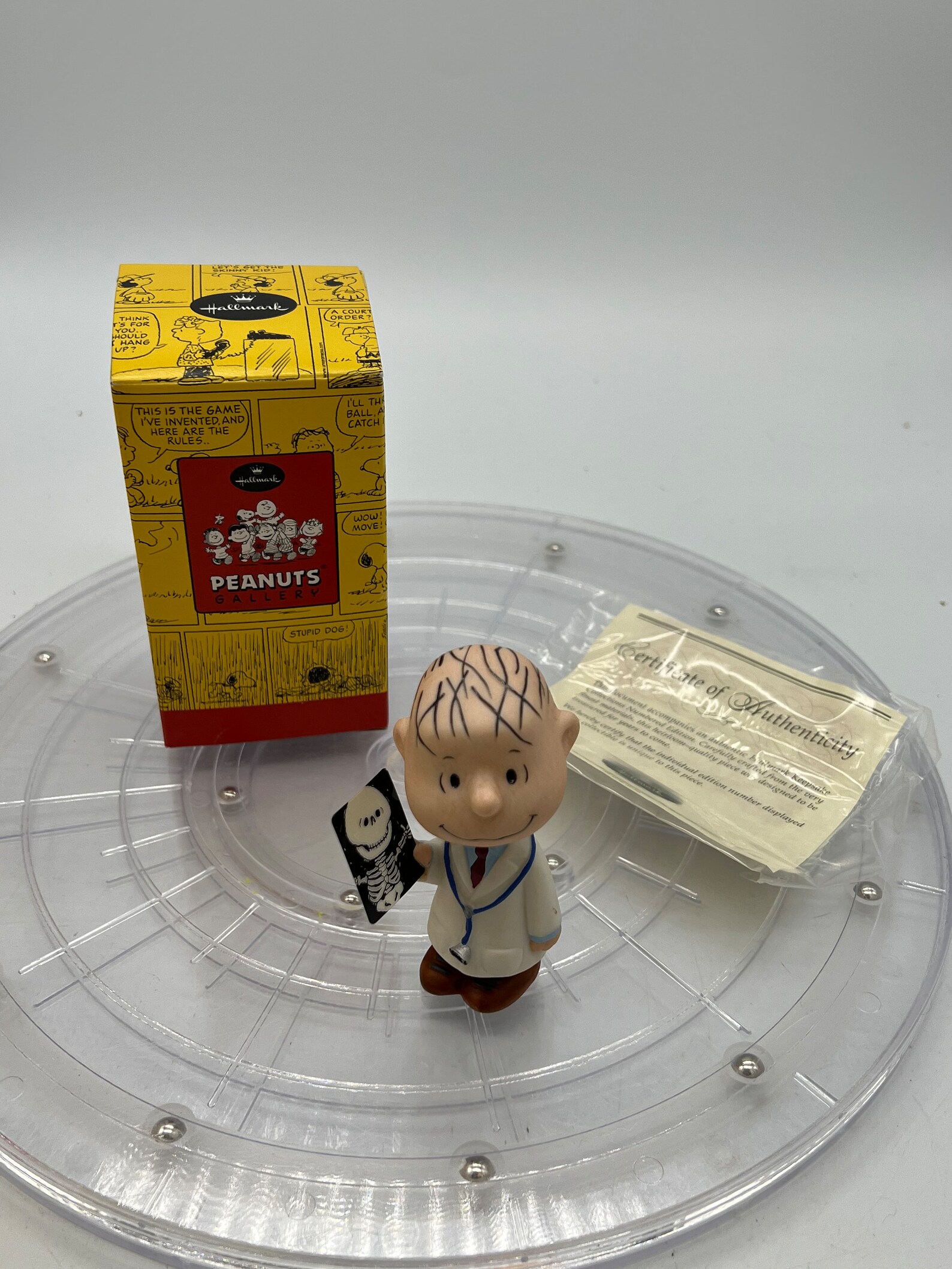 2000 Ceramic Peanuts Hallmark Cards Limited Edition “linus, M.D ...