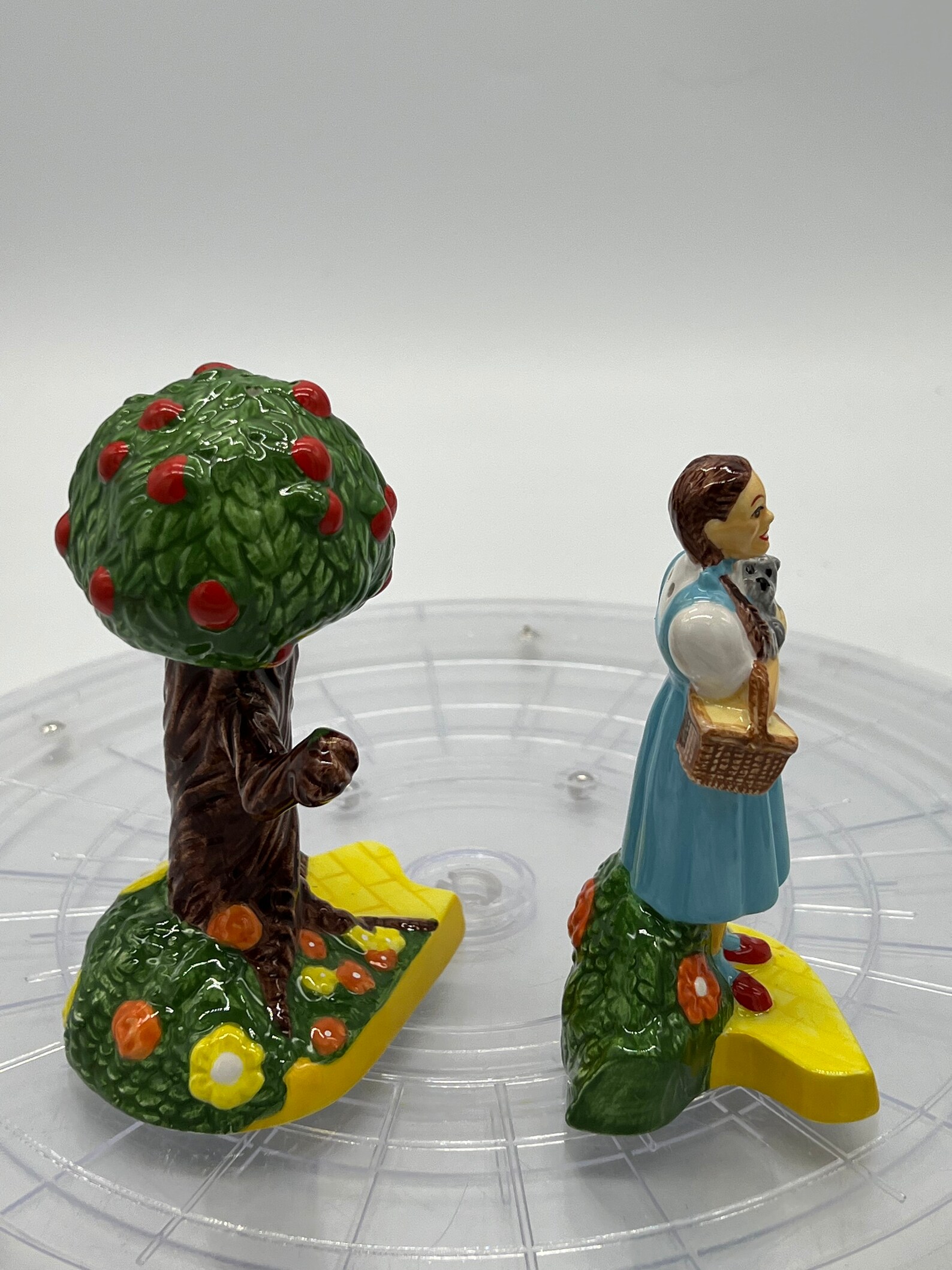 1999 the Wizard of Oz Crabby Apple Tree Scene Salt and Pepper - Etsy