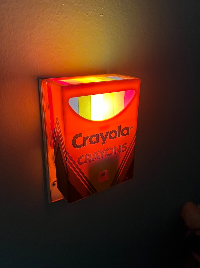 Vintage 1990’s Crayola Crayons Night Light! - Etsy Canada
