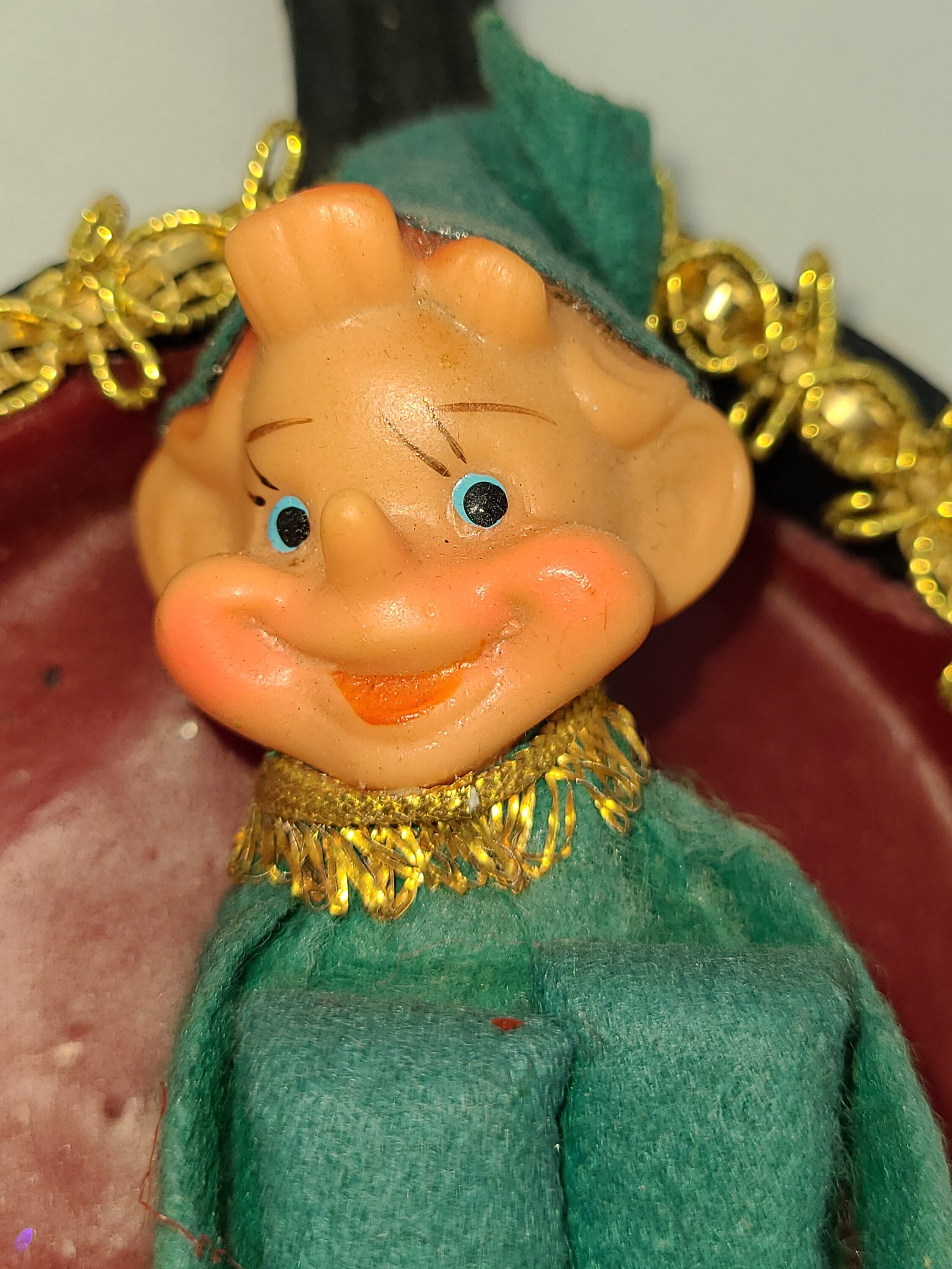 Vintage Kitsch Mid-century Christmas Knee Hugger Elf in Cast - Etsy