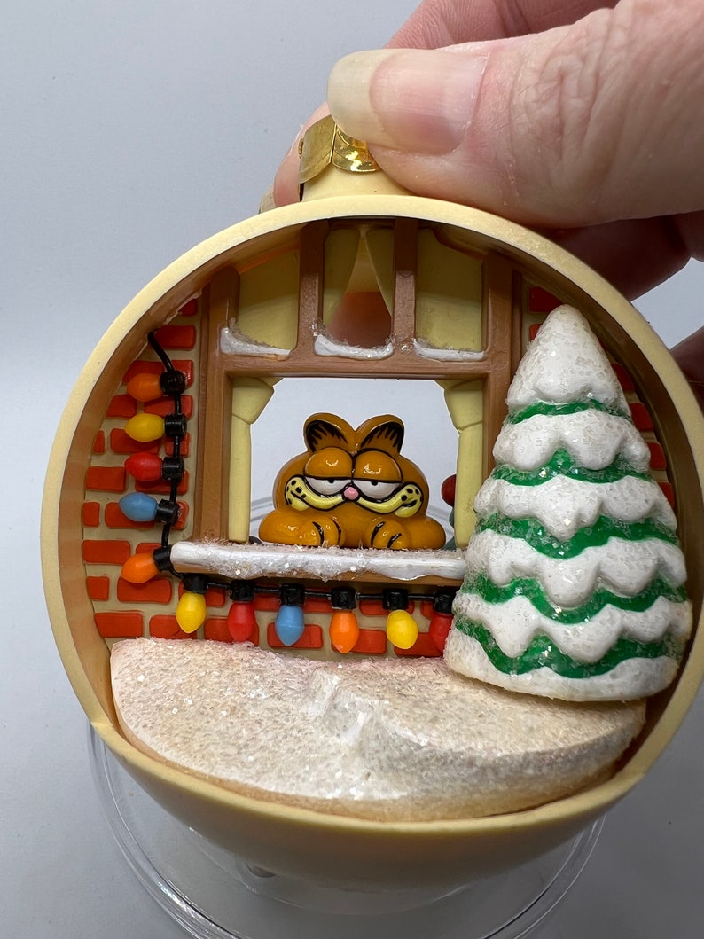 1978 Enesco Garfield “watching at the Window” Christmas Ornament. - Etsy