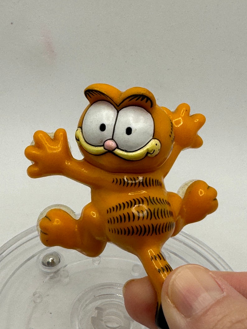 Rare Vintage Garfield Wall Climbing Refrigerator Magnet. - Etsy