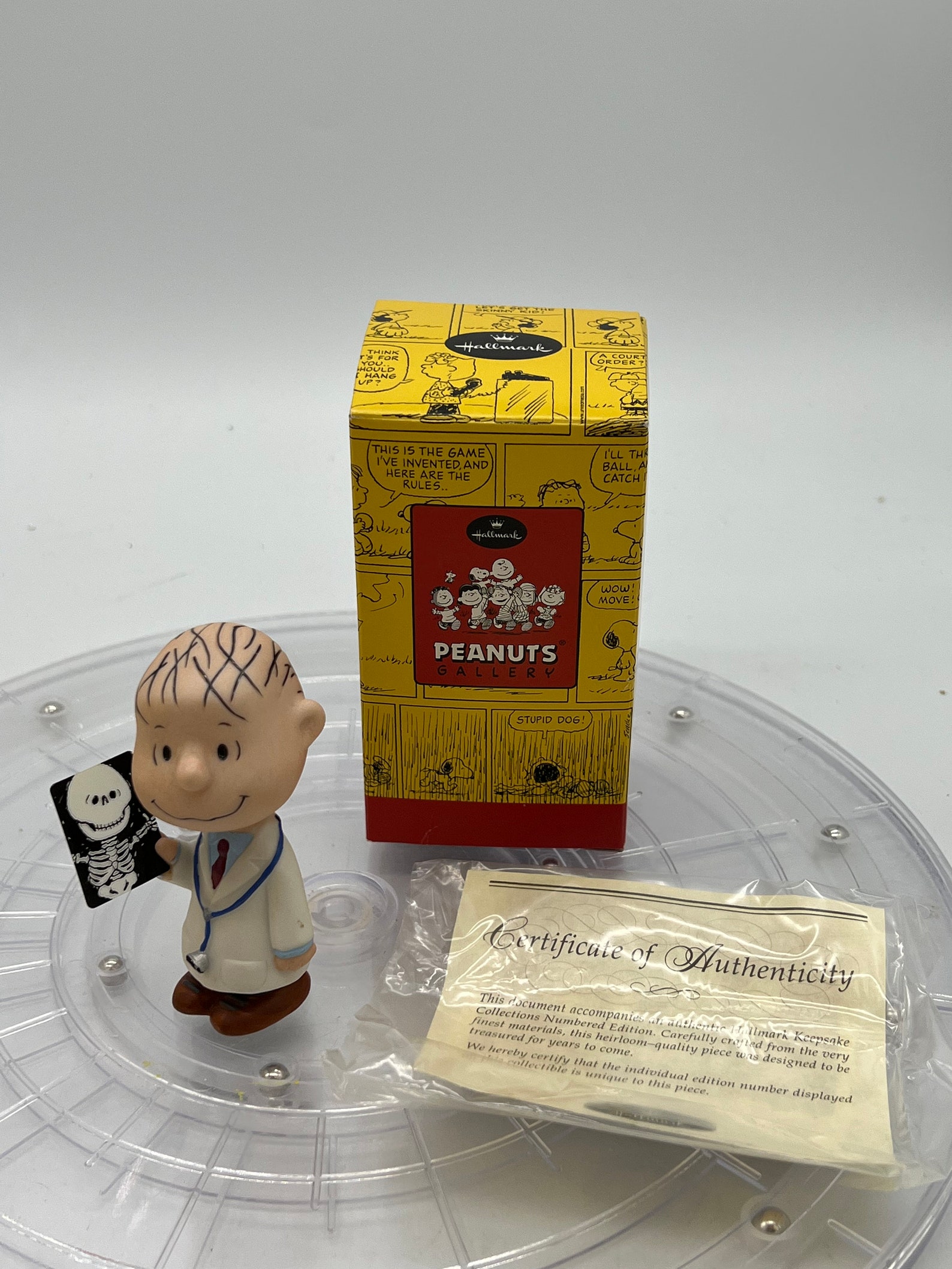 2000 Ceramic Peanuts Hallmark Cards Limited Edition “linus, M.D ...