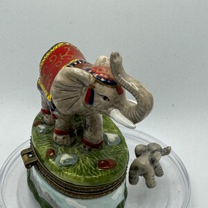 Vintage Asian Elephant Maximus Porcelain Hinged Box With Elephant ...