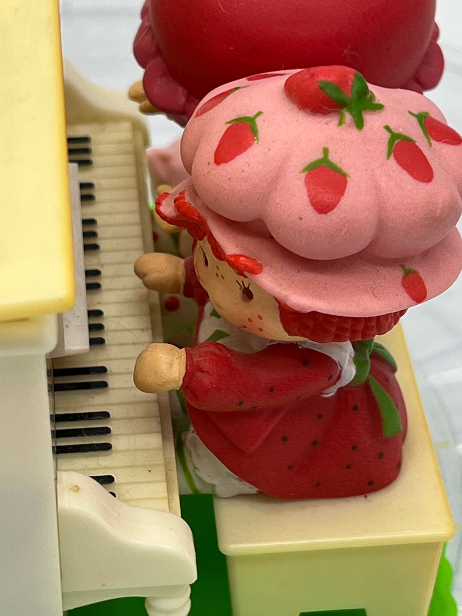 1980 Strawberry Shortcake and Apple Dumpling Music Box. - Etsy