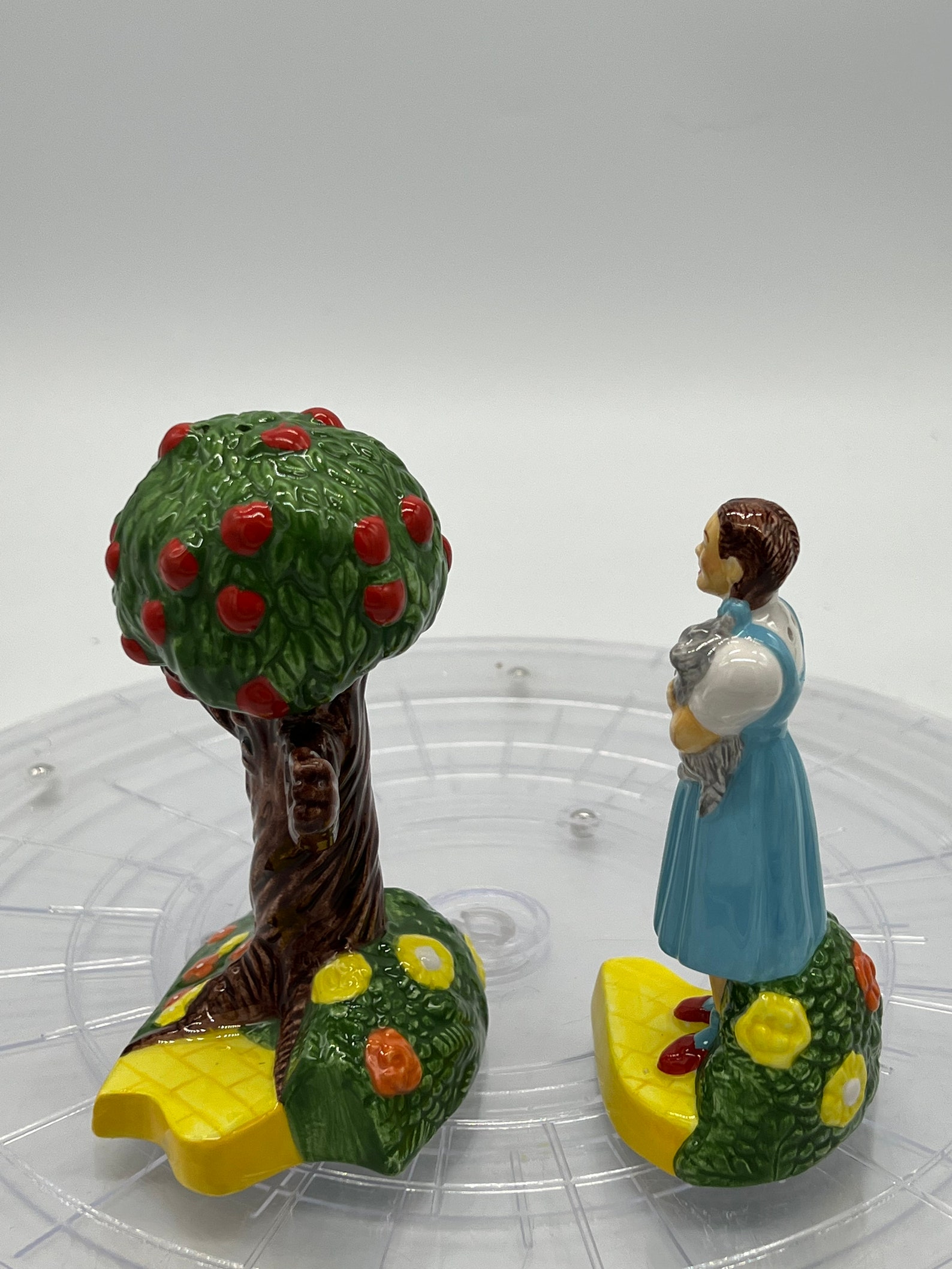 1999 the Wizard of Oz Crabby Apple Tree Scene Salt and Pepper - Etsy