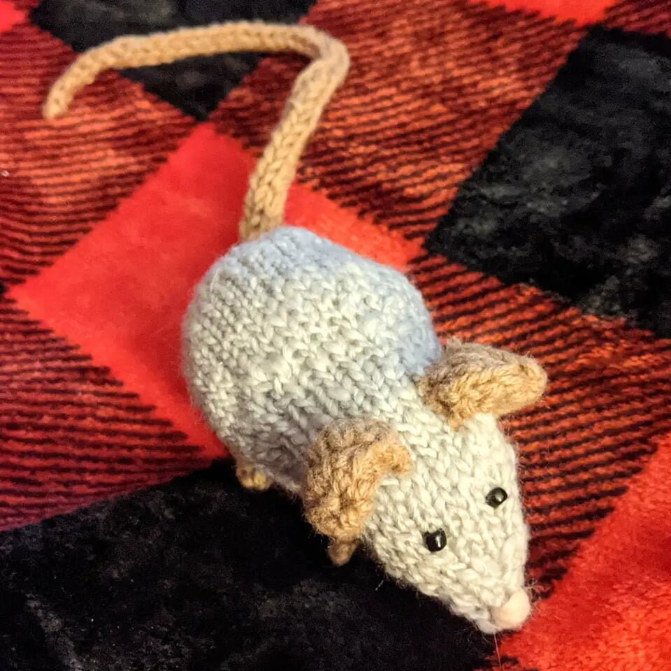 A Mouse for Your House - KNITTING PATTERN ONLY - Etsy