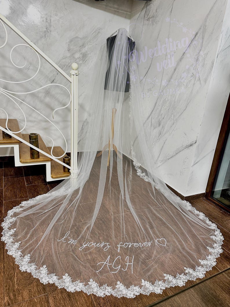 Personalized Lace Wedding Veil for the Bride, Fixed Veil on the Comb ...