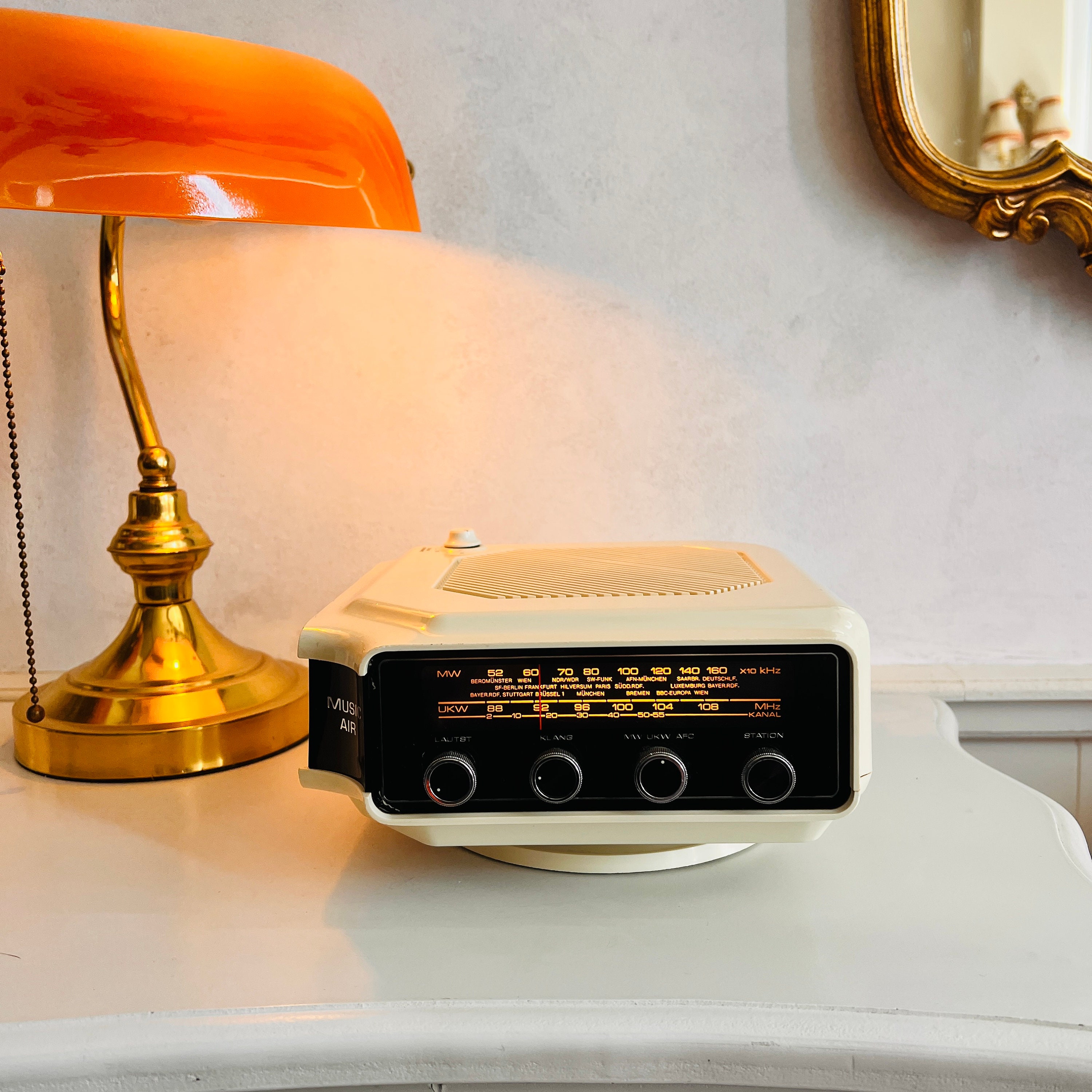 Space-age Music Air Radio 10F-2Y Flip-radio-alarm-clock Flip - Etsy