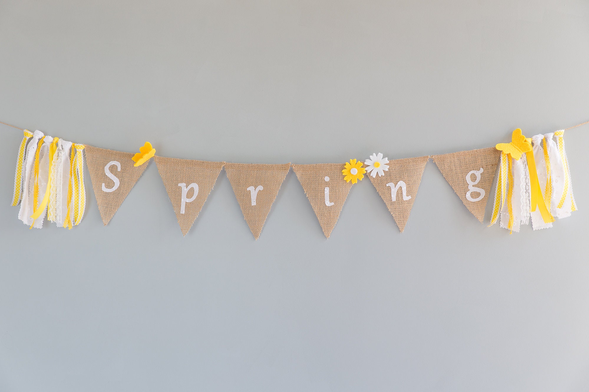 Spring Personalized Name Banner With Little Daisy Flowers - Etsy