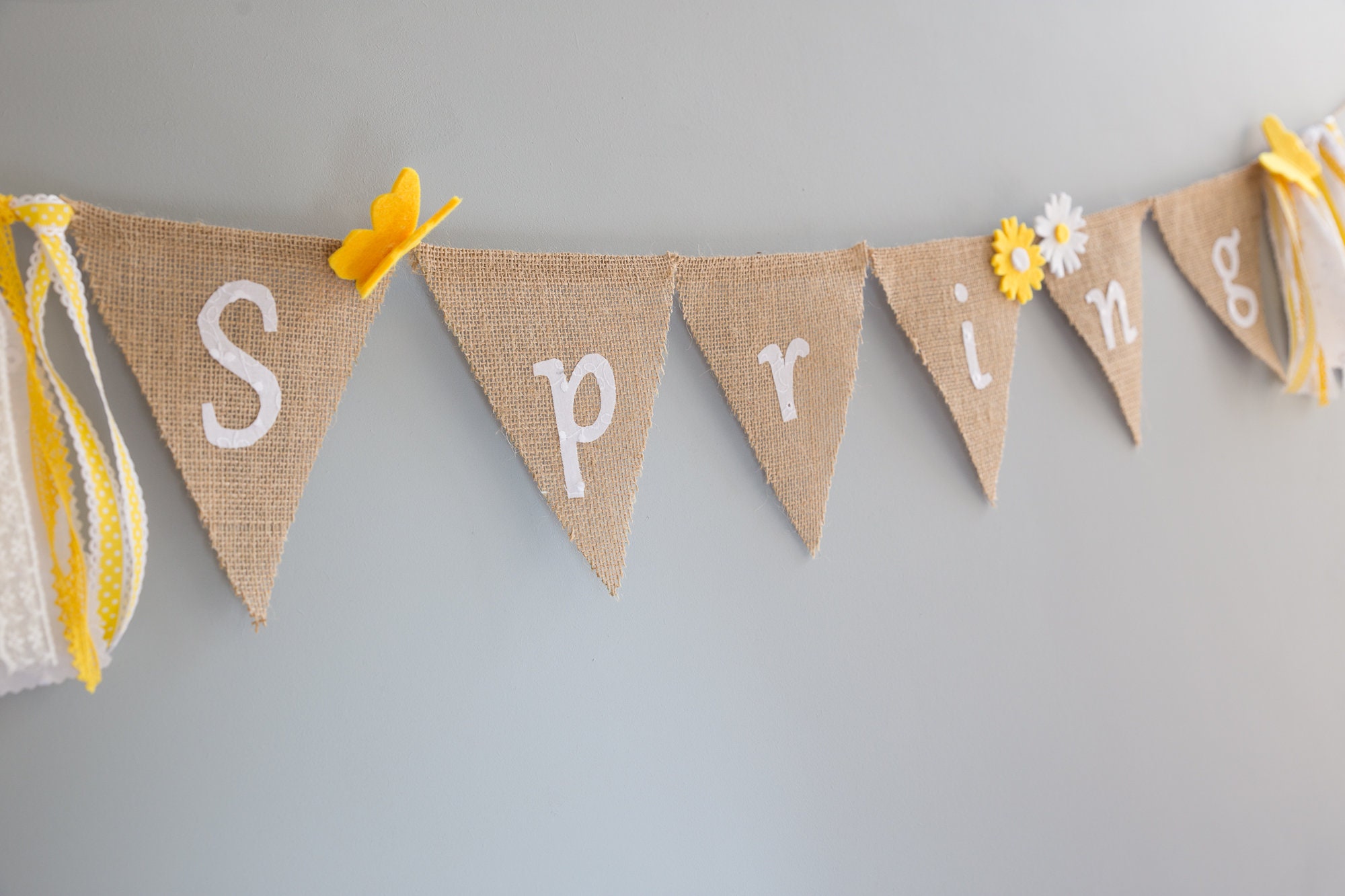 Spring Personalized Name Banner With Little Daisy Flowers | Etsy