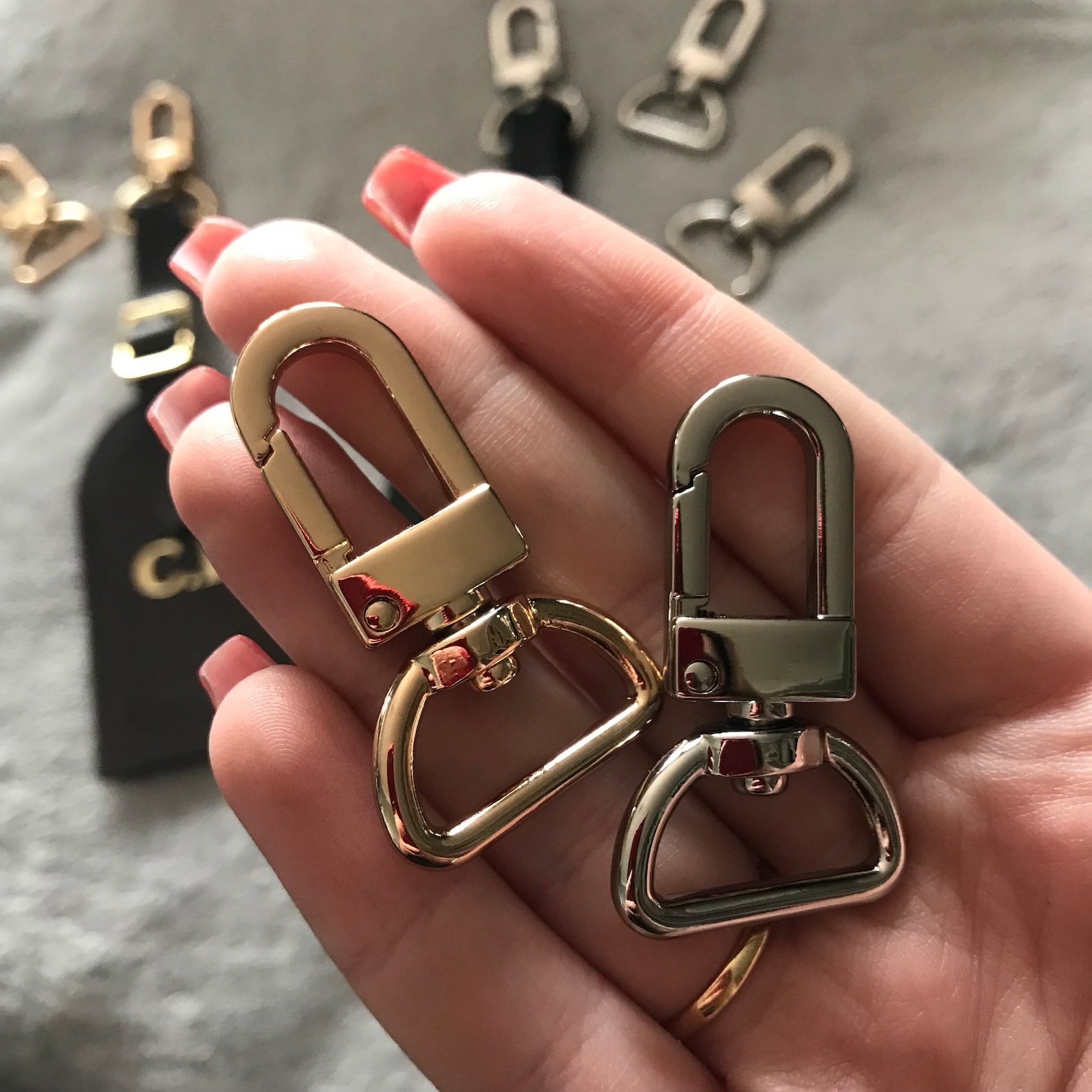 Silver & Gold Lobster Clasp Hooks: Luggage Tag Keyring Clips, Two Pack ...