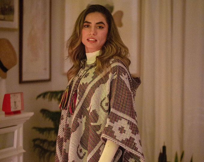 Hooded Alpaca Wool Poncho With a Traditional Design From Peru / Unisex ...