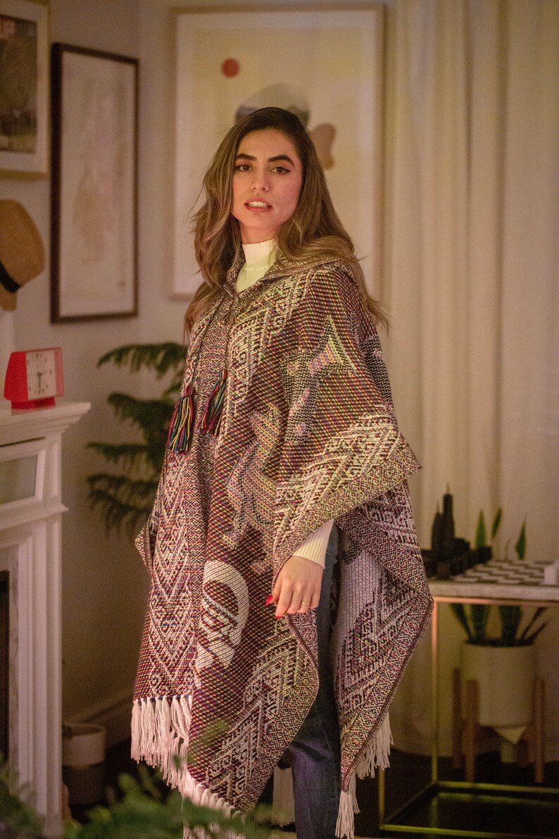 Hooded Alpaca Wool Poncho With a Traditional Design From Peru - Etsy