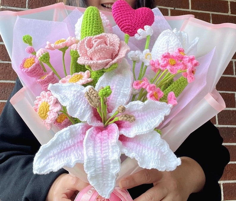 Crochet Lily Flower Pattern: DIY Realistic Flower (PDF Download) - Etsy