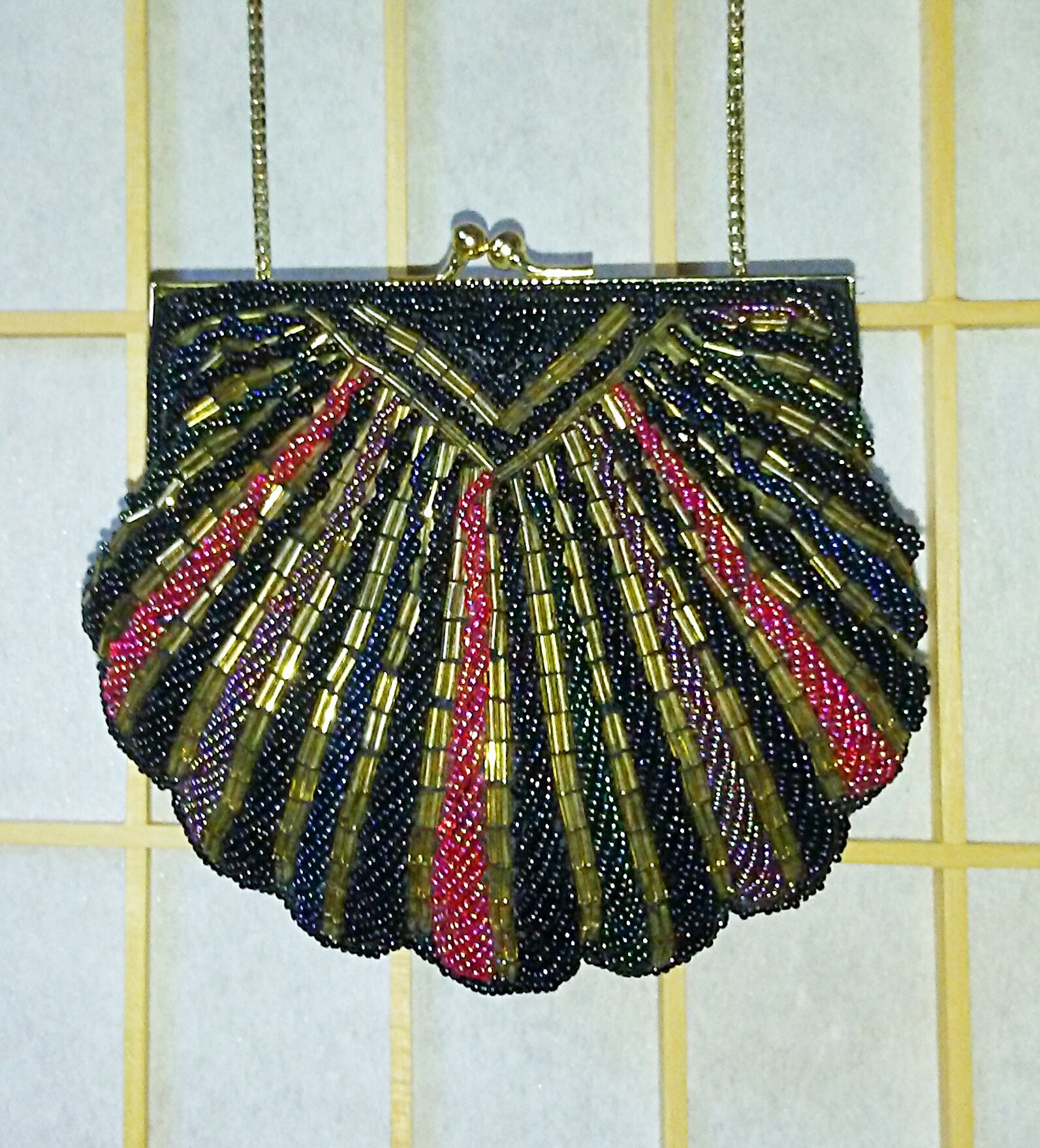 Like New 1950s Beaded Clam Shell Purse With Kiss Clasp / - Etsy