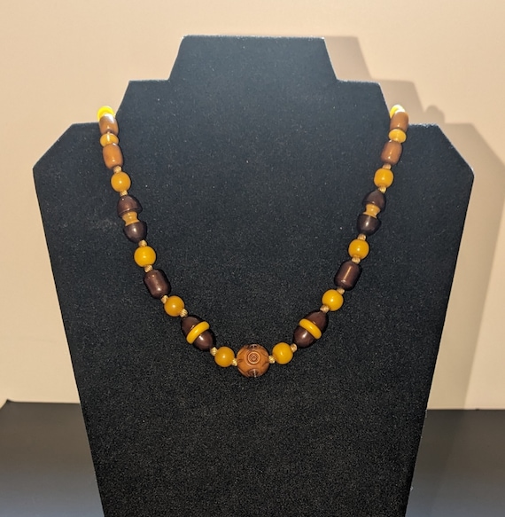 fab 1930s carved galalith - Gem