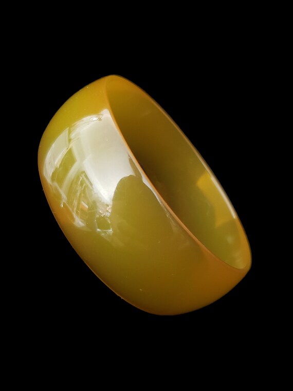 1940s Translucent Chartreuse Bakelite Bangle | 40s Vi… - Gem