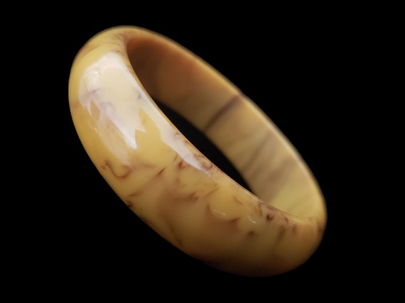 1930s Cream Corn and Brown Marbled Bakelite Bangle | … - Gem