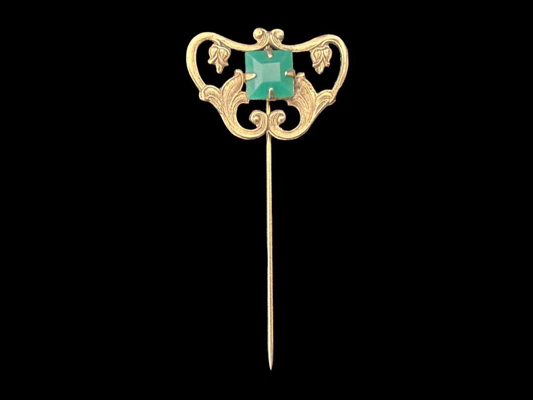 1900s Art Nouveau Victorian or Edwardian Green Cravat Pin | Turn of the ...