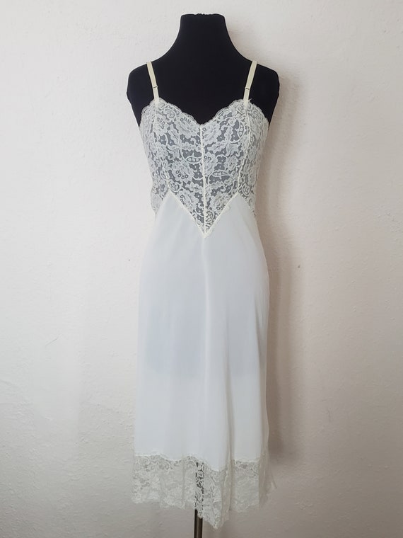 1950s White Lace Bodice Full Slip by Vanity Fair, Sma… - Gem