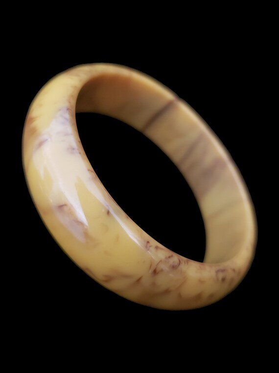 1930s Cream Corn and Brown Marbled Bakelite Bangle | … - Gem