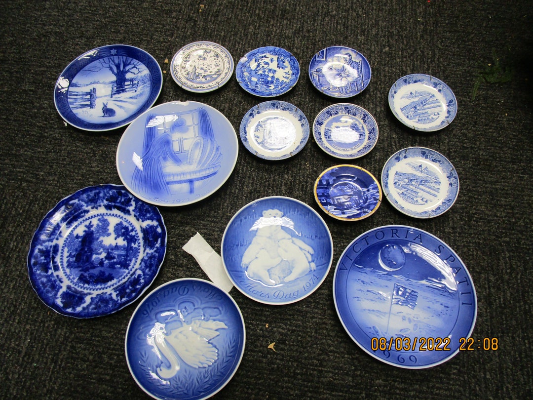 Vintage Collection of Decorative Plates - Etsy