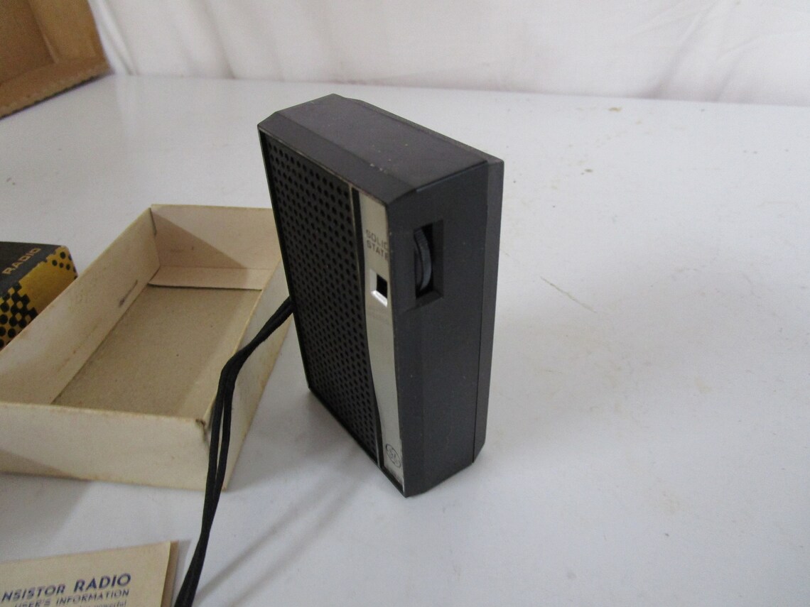 General Electric P2750 Transistor Radio | Etsy