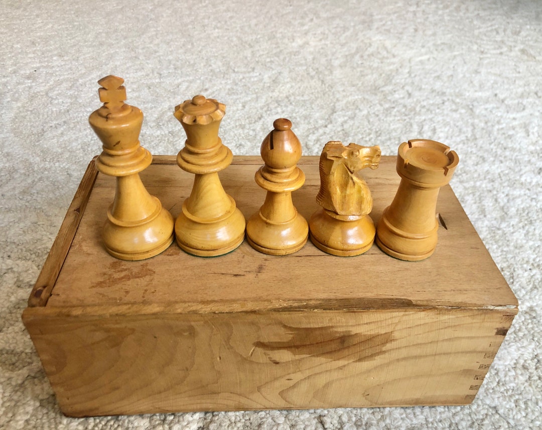 E.S. Lowe XL Tournament Lardy Chess Set Lot #327 - Etsy