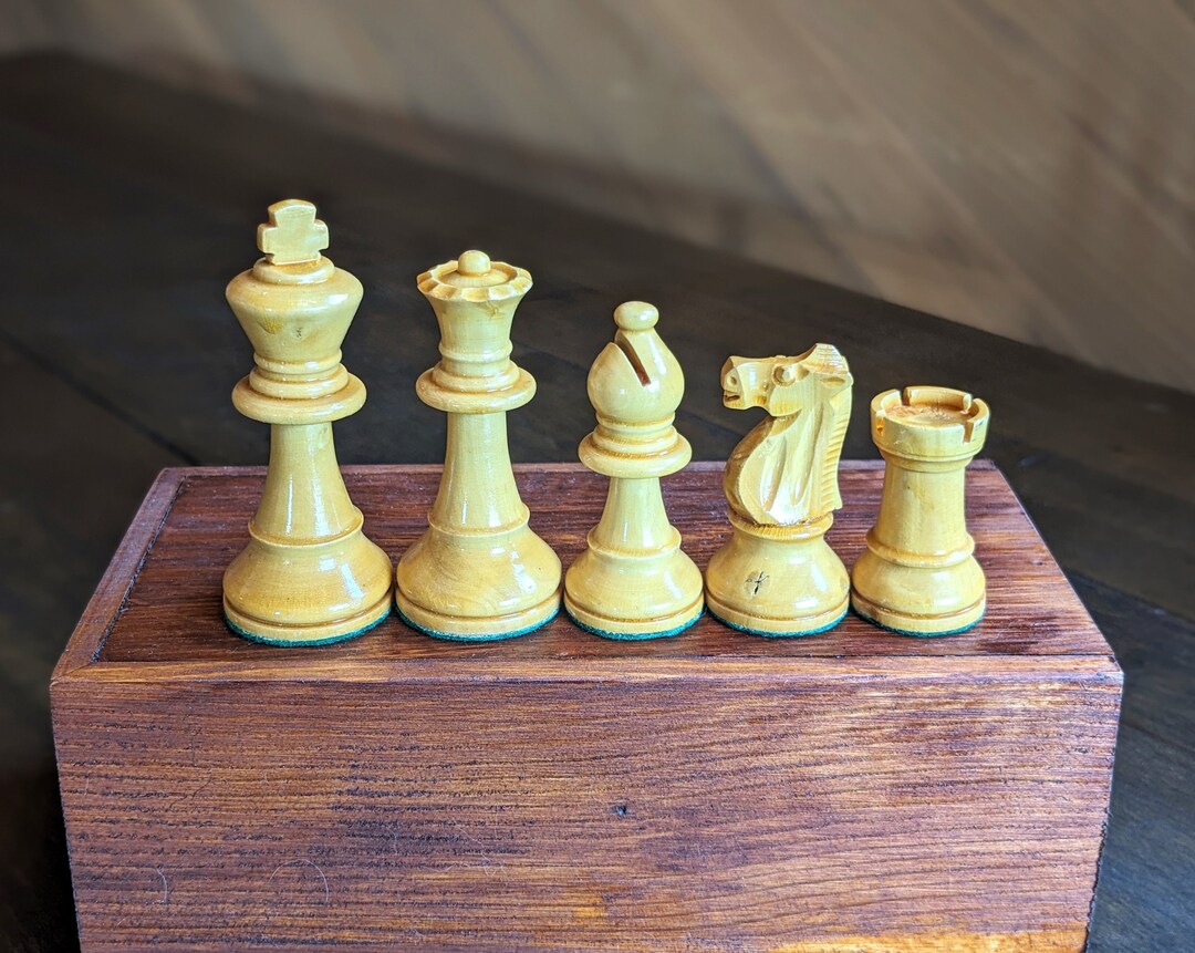 Well Crafted French Lardy Chess Set Lot #550 - Etsy
