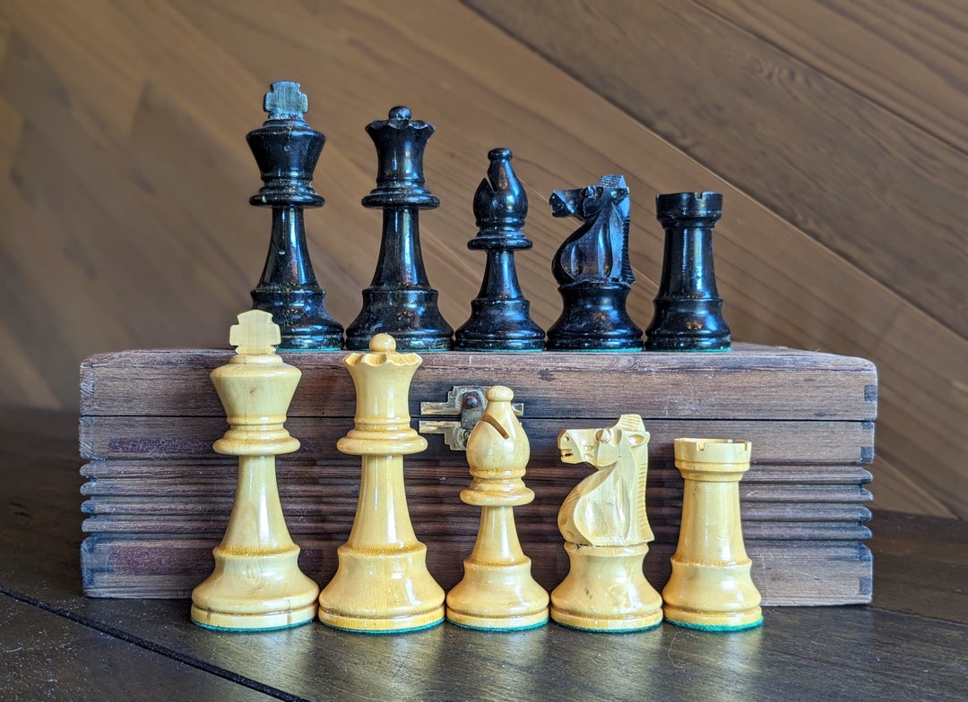 VTG Club Lardy Chess Set With Cigar Box Lot 607 - Etsy