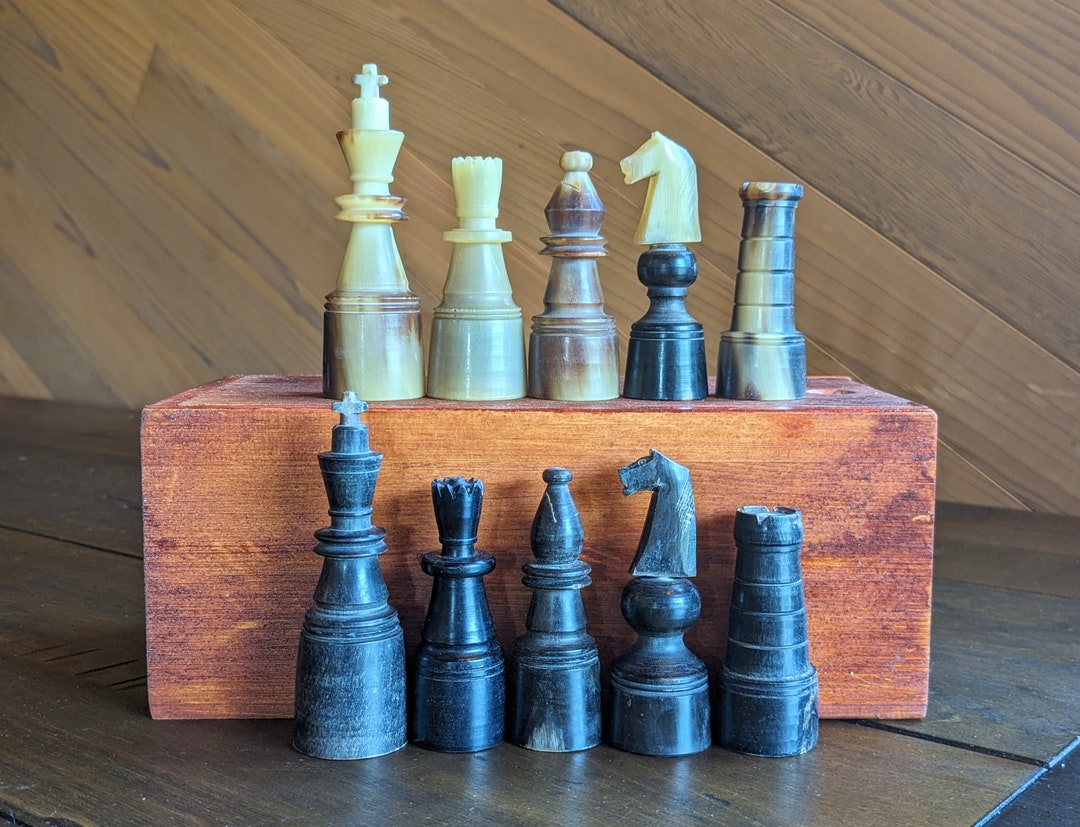 Vintage Bovine Horn Chess Set Lot #589 - Etsy