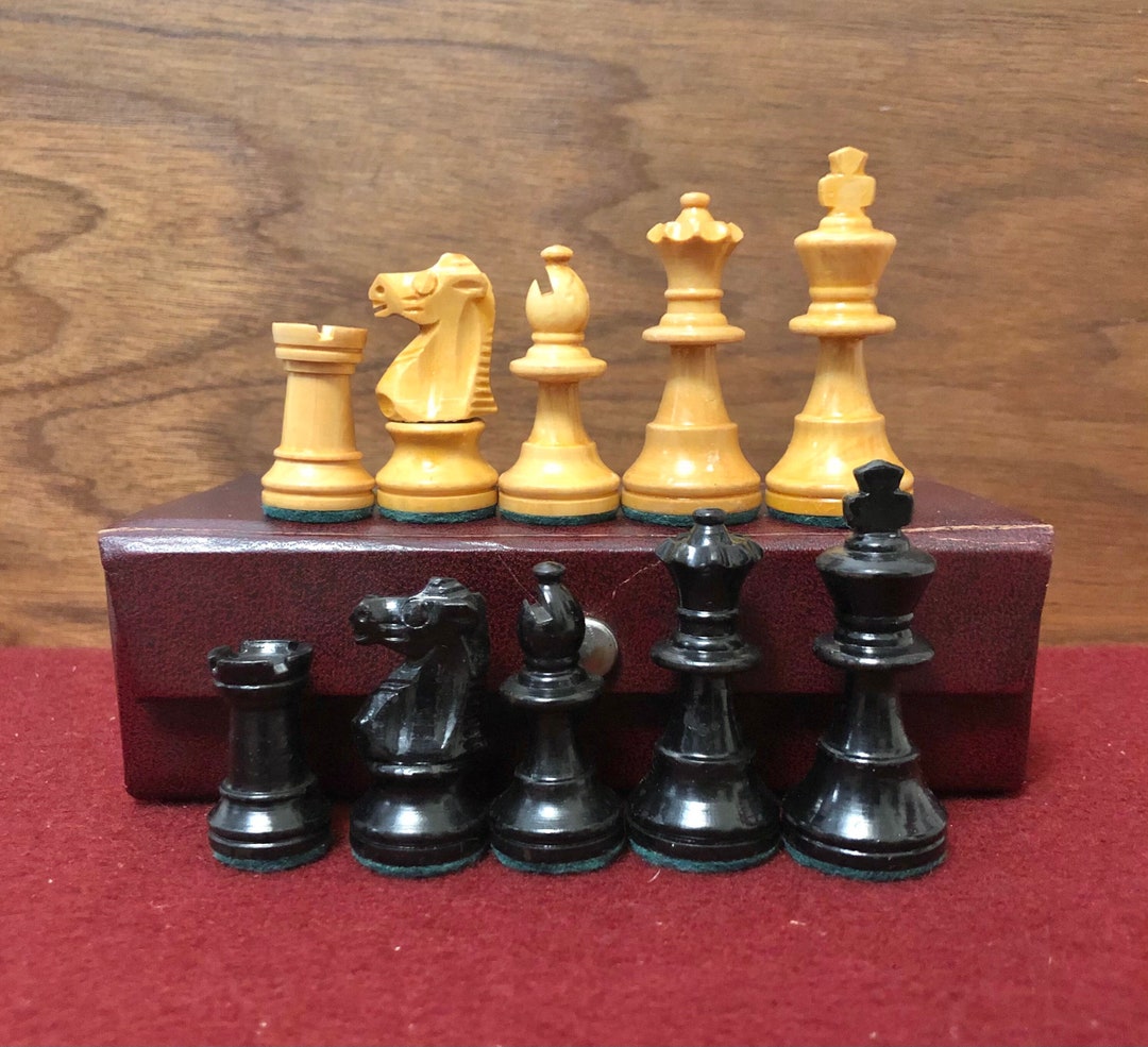 Vintage Cavalier Chess Set Lot #154 - Etsy