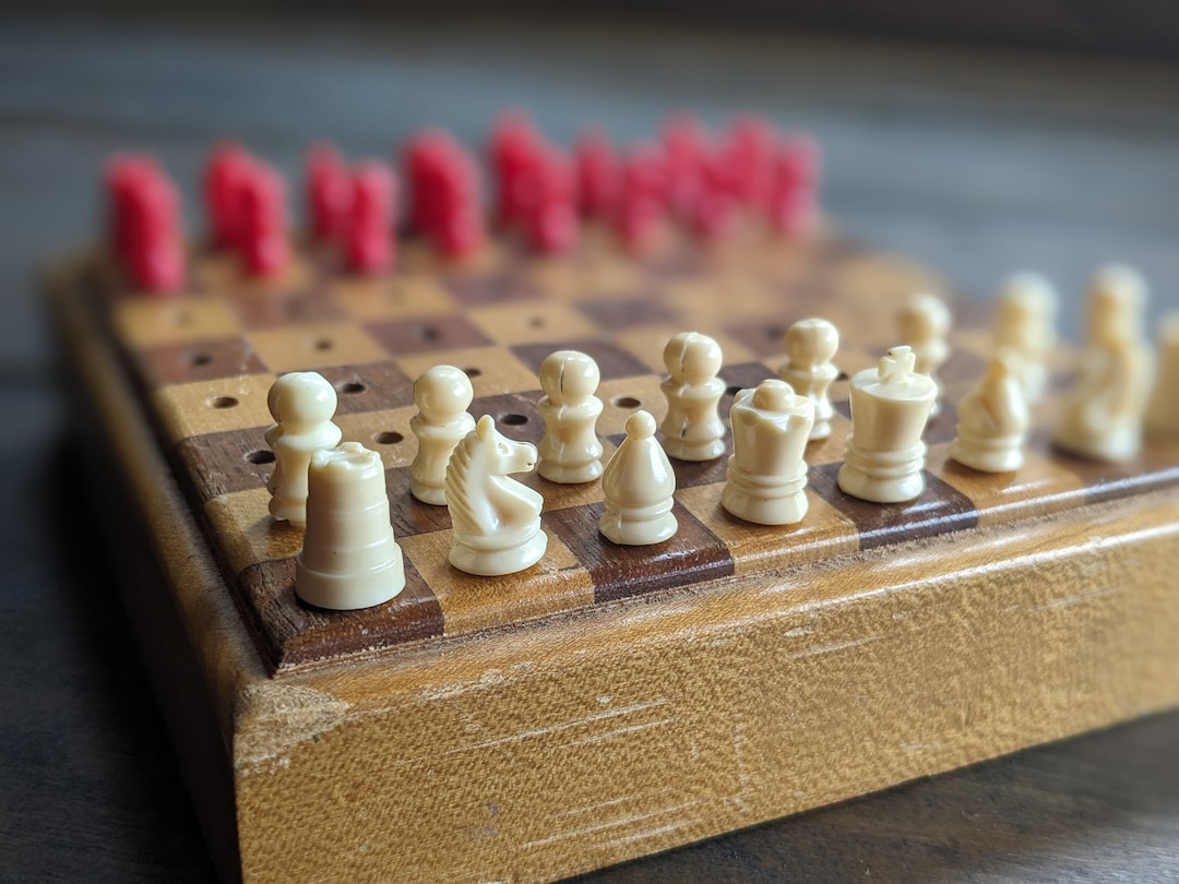 Horn Mccrillis Peg Travel Chess Set Lot #499 - Etsy