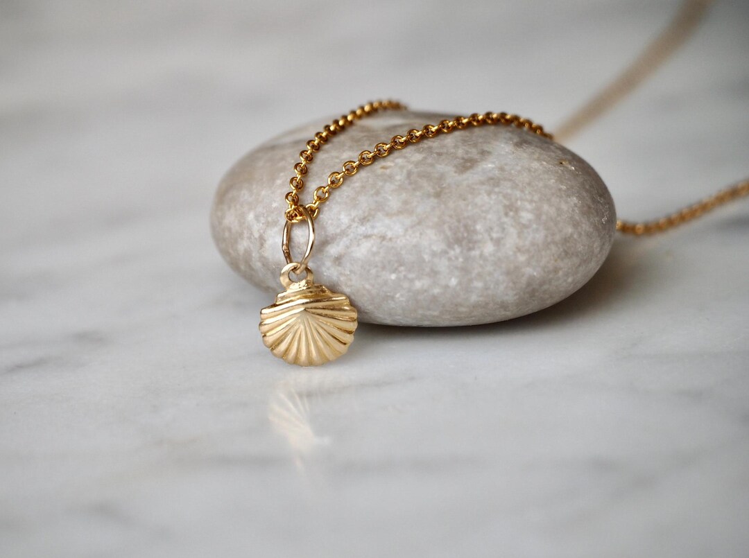 14k Gold Filled Shell Necklace: Dainty Sea Clam Pendant - Etsy