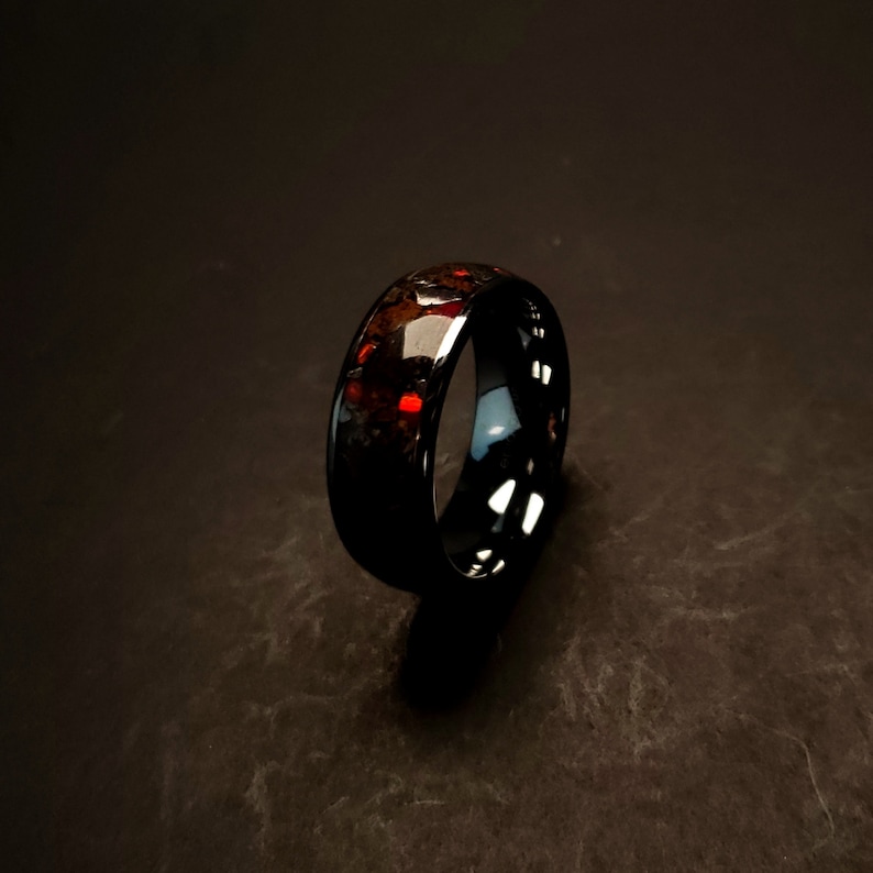 Red Raptor Vertebrae and Meteorite with Glow Wedding Band - Etsy.de