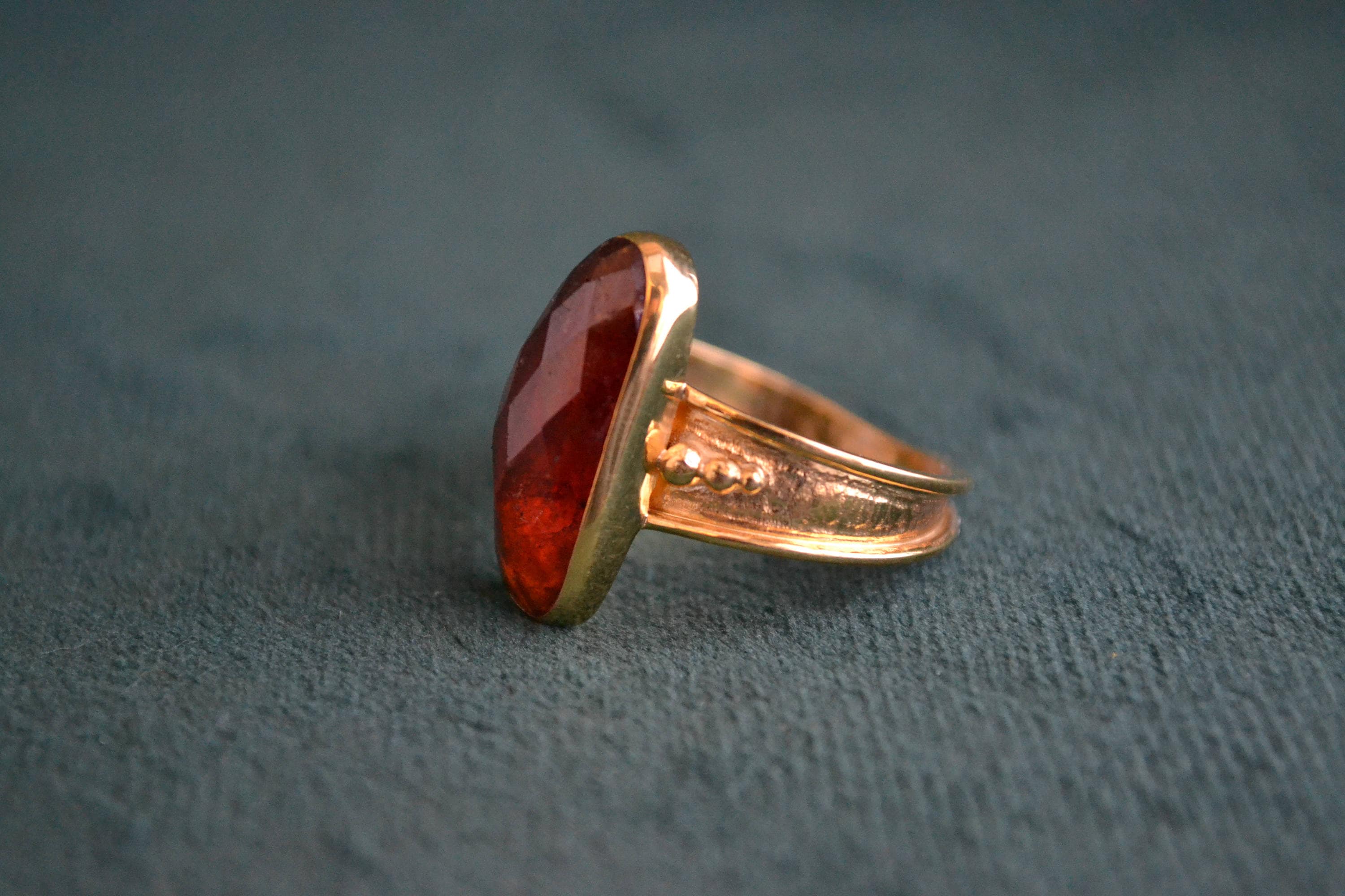 Dazzling Gold and Carneol Ring, 18K Gold Ring With Carneol Gemstone ...