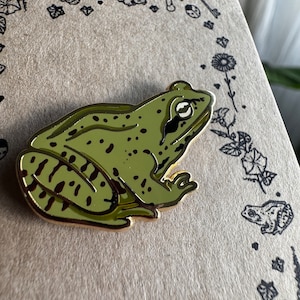 Garden Frog Enamel Pin - Etsy