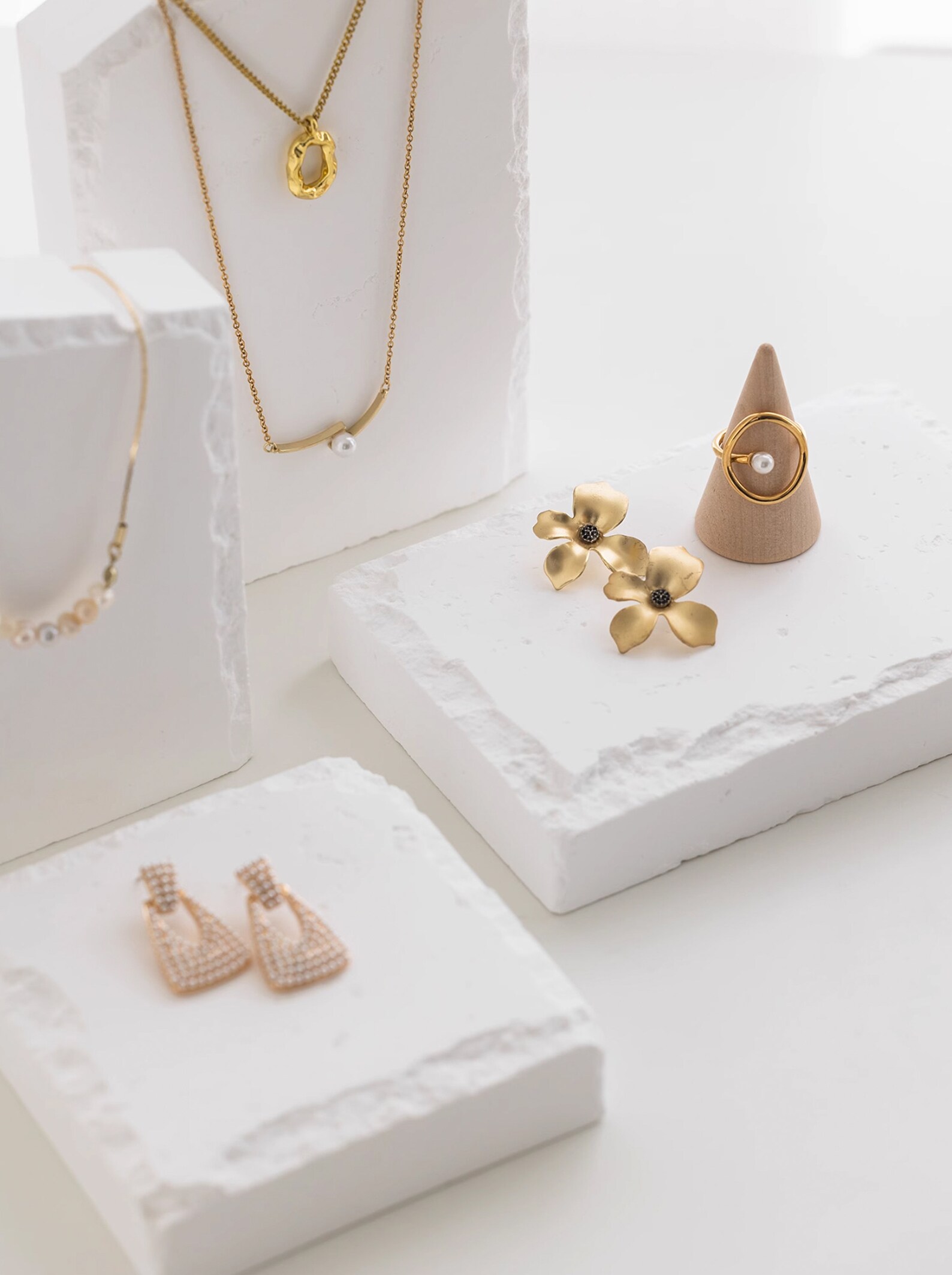 White Marble Jewelry Display Set | Ring & Necklace Stand | Boutique ...