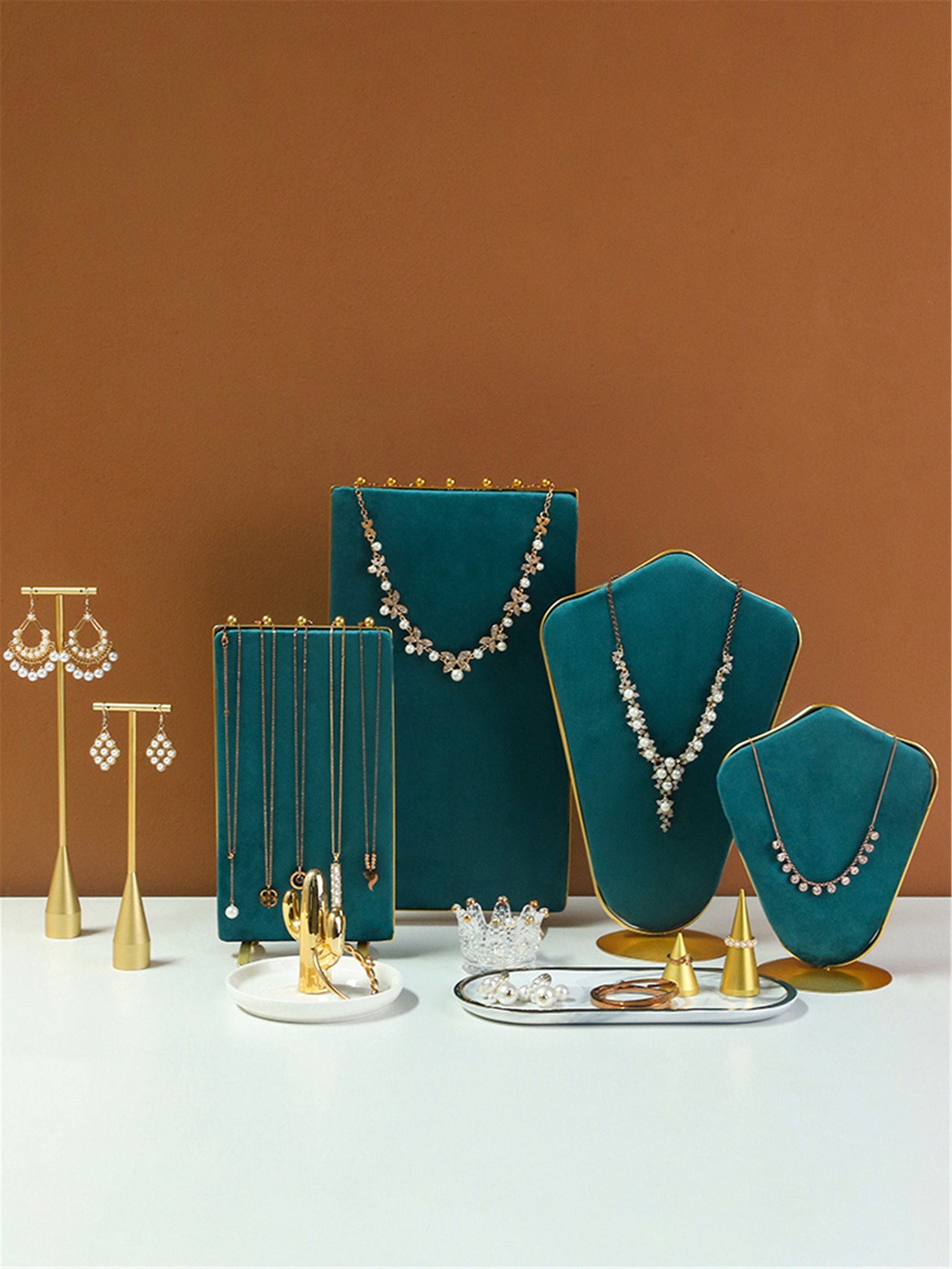 Retro Jewelry Display Velvet Jewelry Display Necklace | Etsy