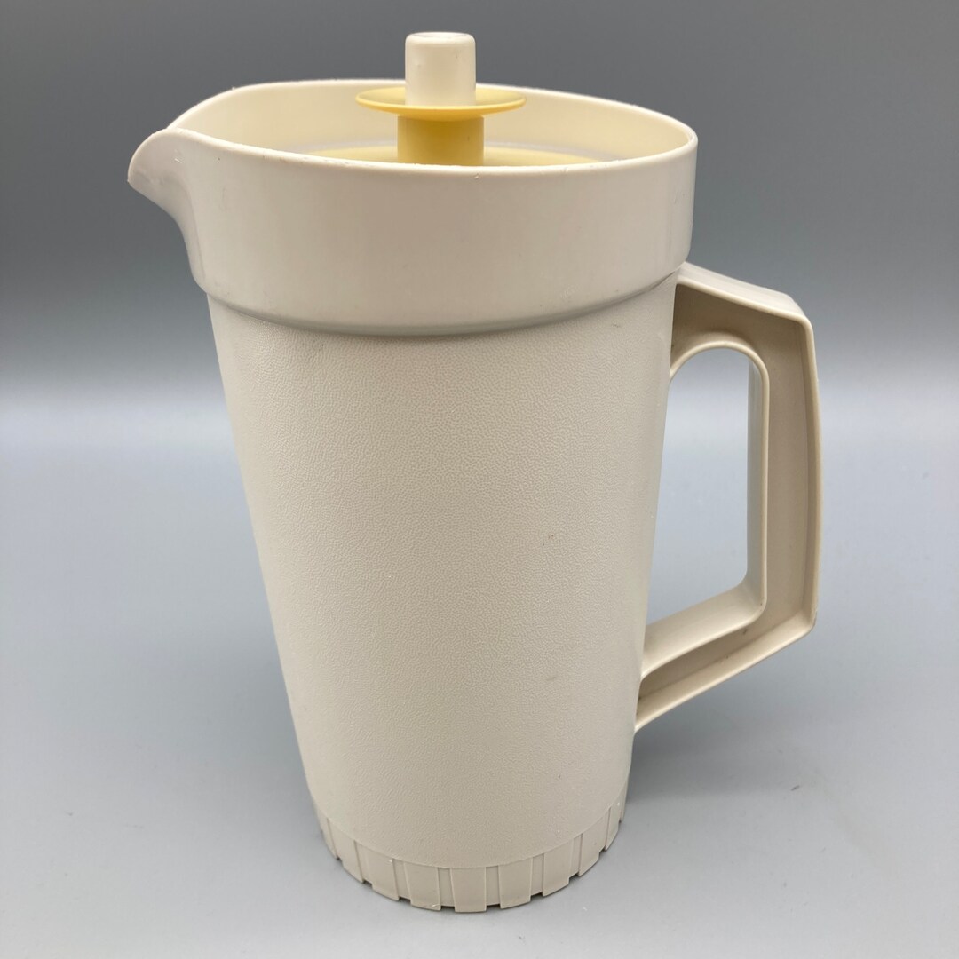 Tupperware Lidded Jug or Pitcher Cream Colour Vintage Picnic Camping ...