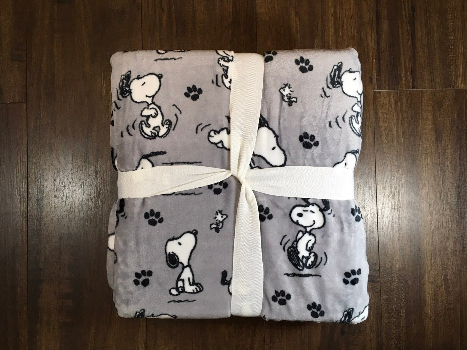 Peanuts Snoopy Poses and Paws Throw Blanket | Etsy