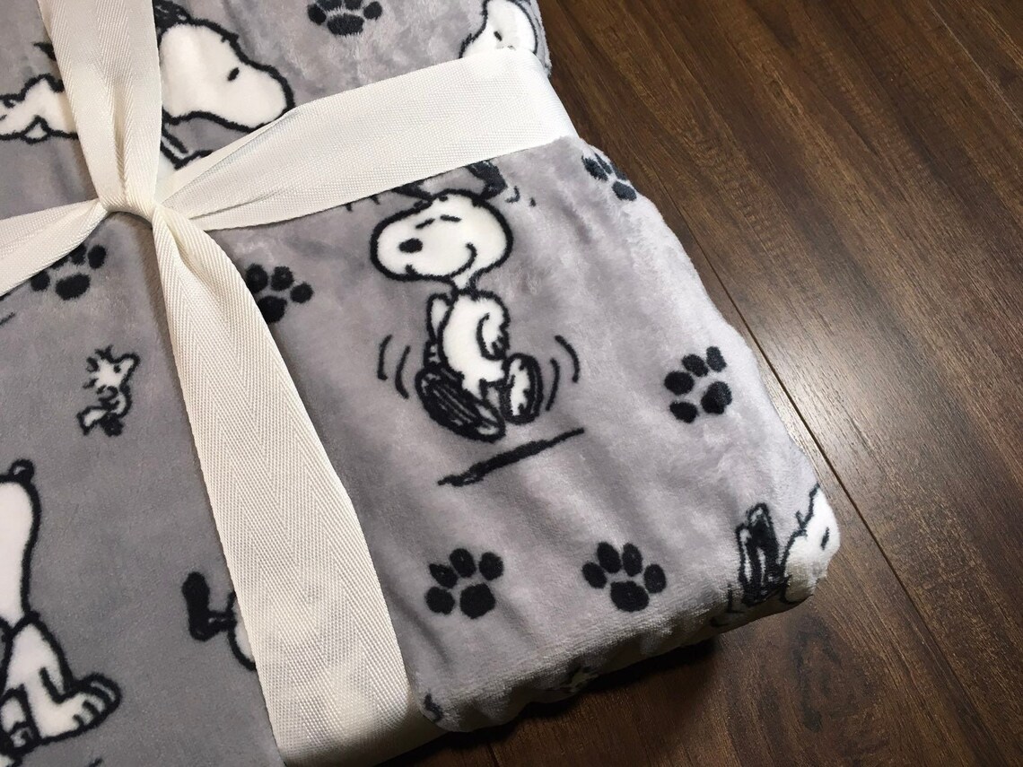 Peanuts Snoopy Poses and Paws Throw Blanket | Etsy