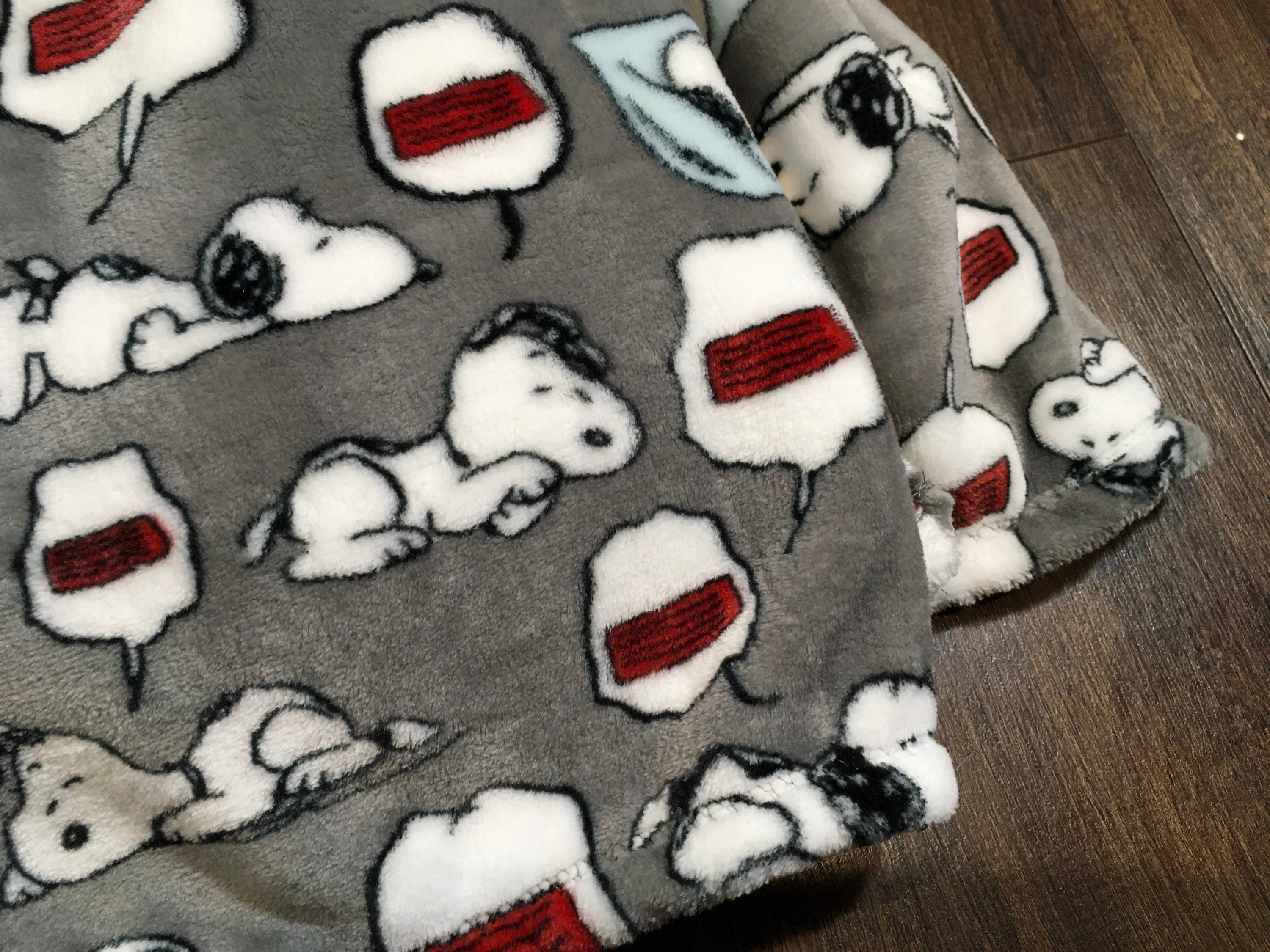 Berkshire Peanuts Snoopy “thinking of Foods While Taking Naps” Throw ...