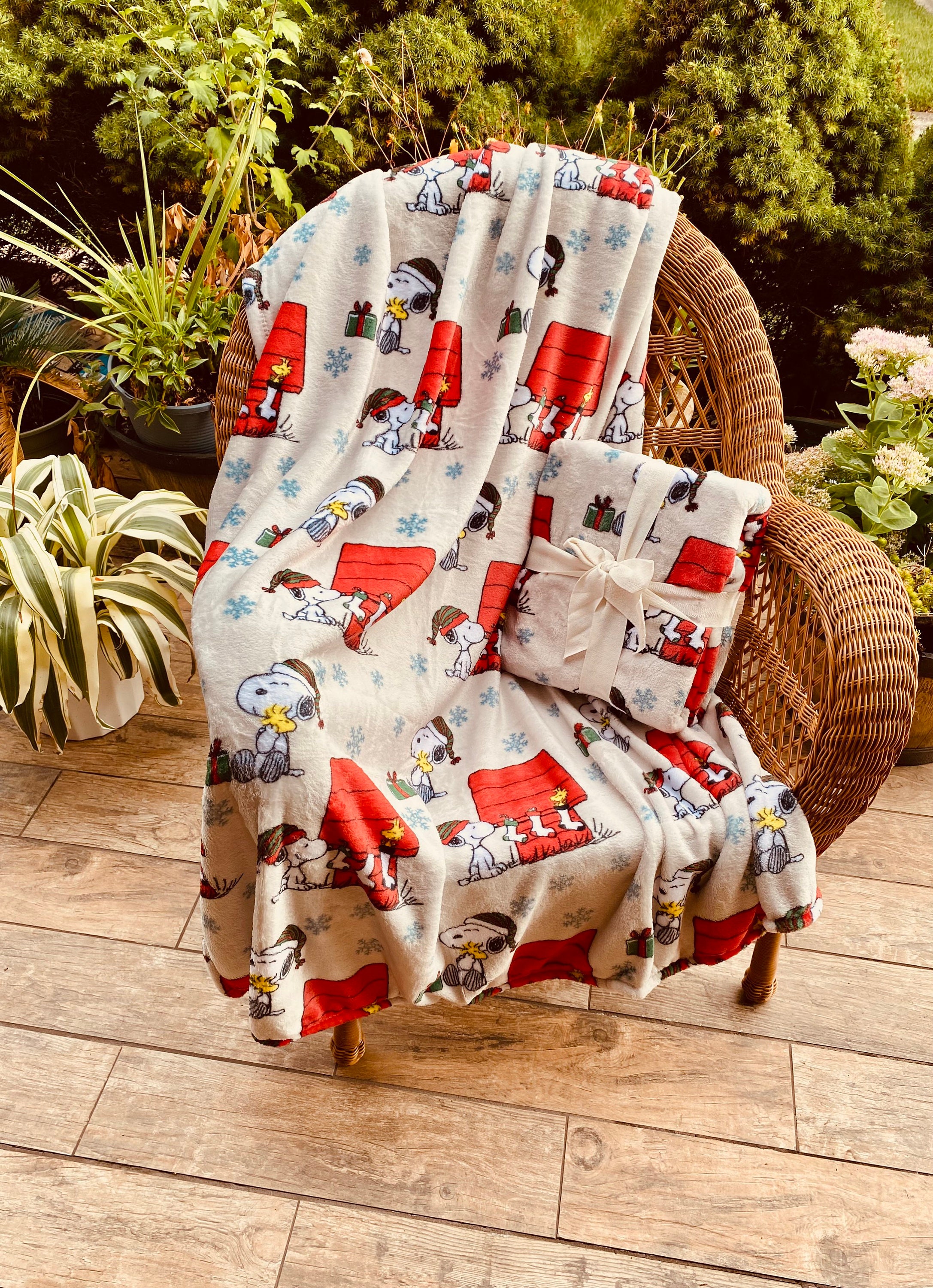 Peanuts Snoopy christmas Throw Collection - Etsy