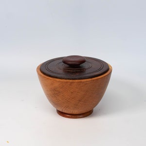 Elegant Handcrafted Red Oak Keepsake Box With Rich Balsamo Wood Lid ...