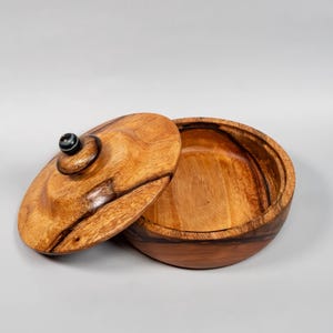 Artisan Mango Wood Keepsake Box - Hand-turned Wooden Craft, Unique ...