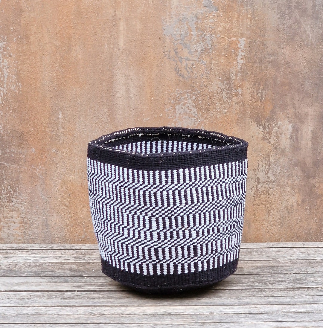 SAWA: Black and White Recycled Wool Basket /storage Basket / Planter ...
